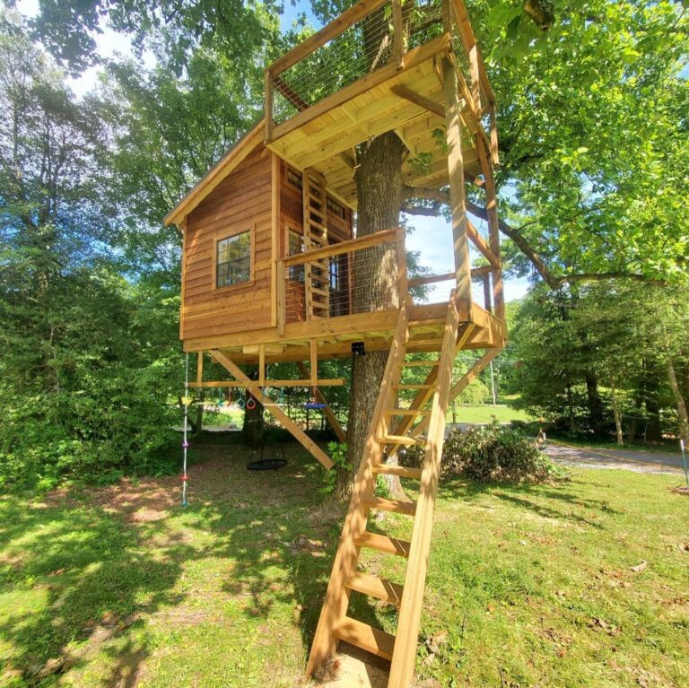25 Treehouse Ideas for Kids: Creative Backyard Adventures - Decor Rio