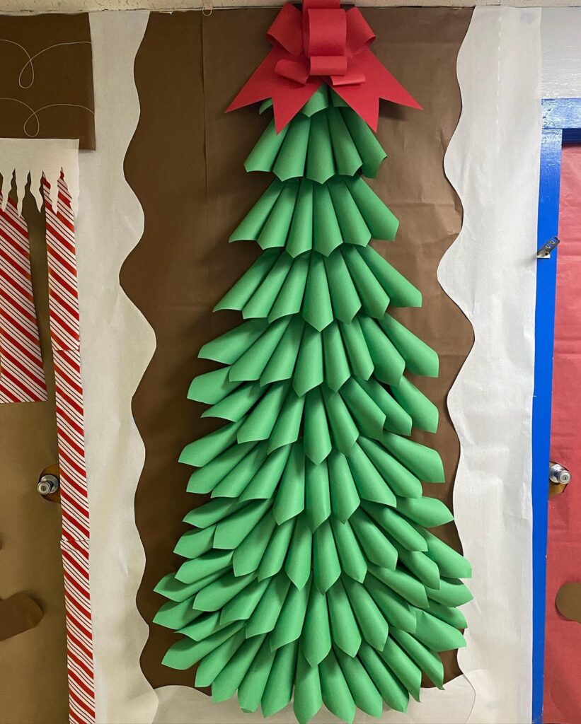 31 Festive Christmas Classroom Door Ideas for Holiday Cheer - Decor Rio