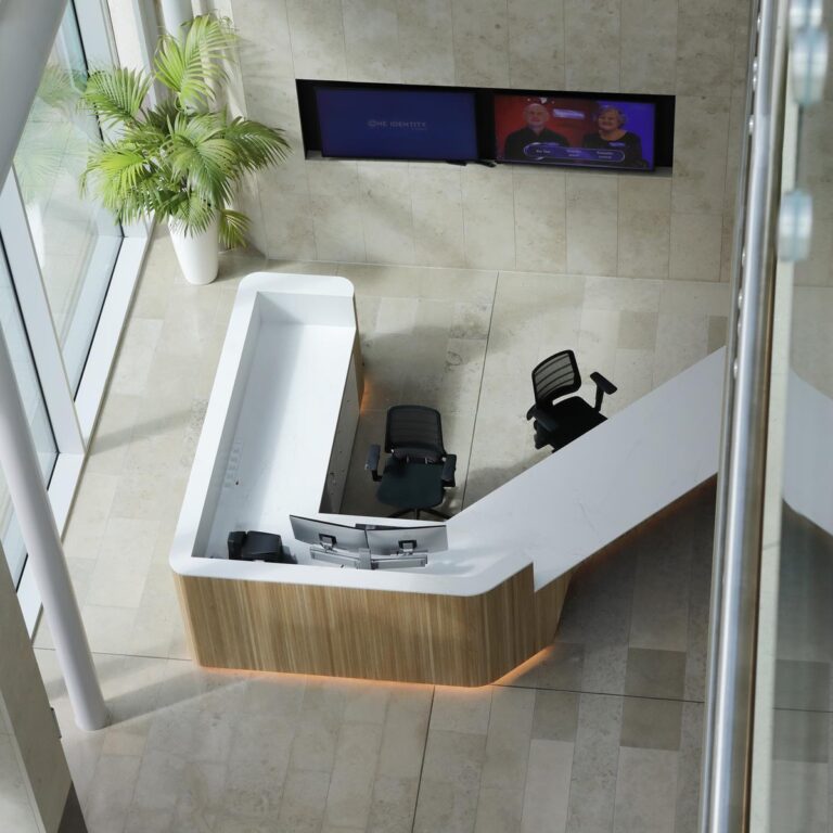 36 Front Desk Designs to Innovate Your Welcome Space - Decor Rio