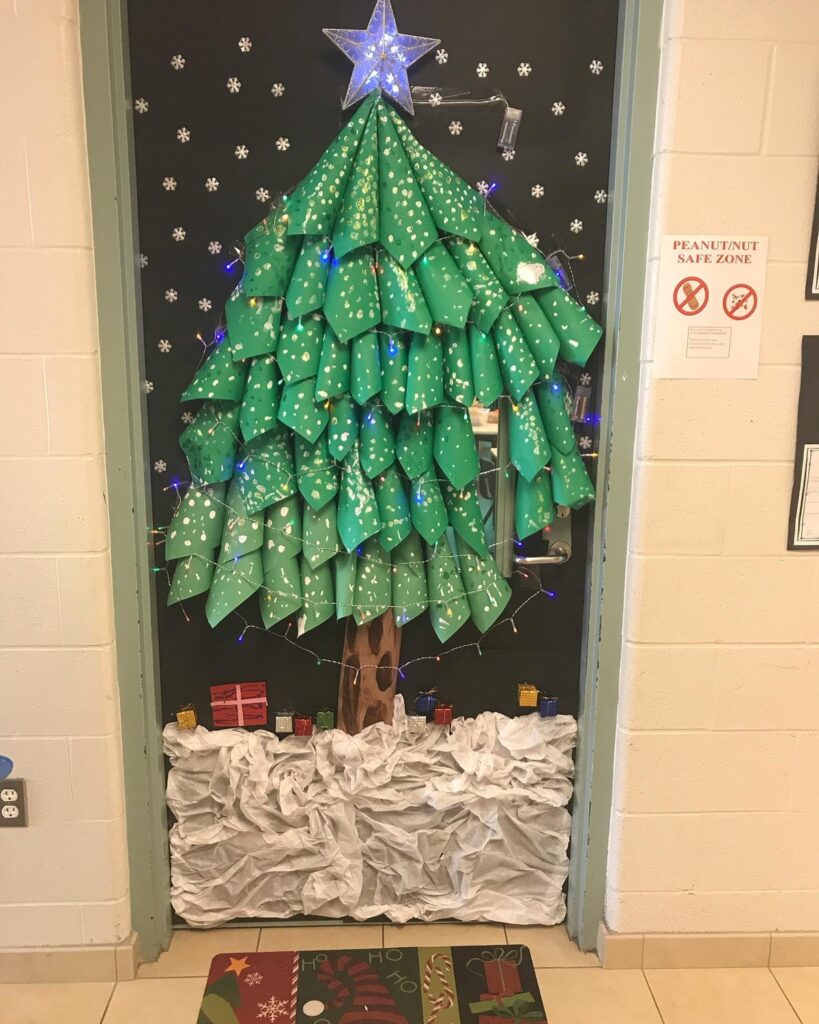 31 Festive Christmas Classroom Door Ideas for Holiday Cheer - Decor Rio