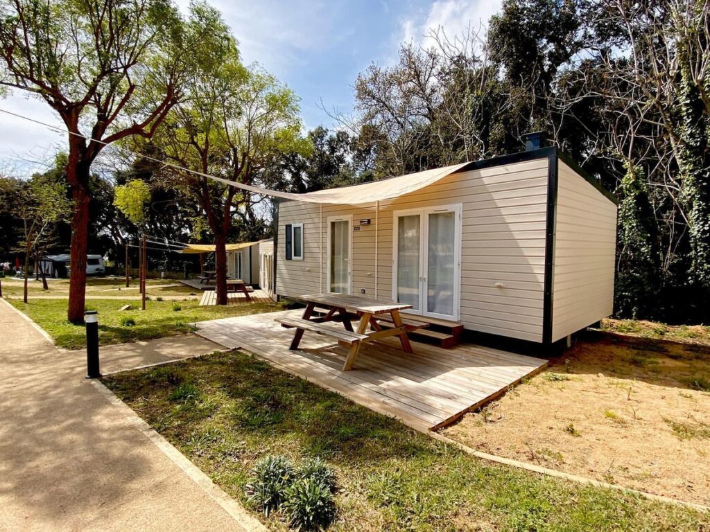 35 Mobile Home Exterior Ideas to Boost Your Curb Appeal - Decor Rio