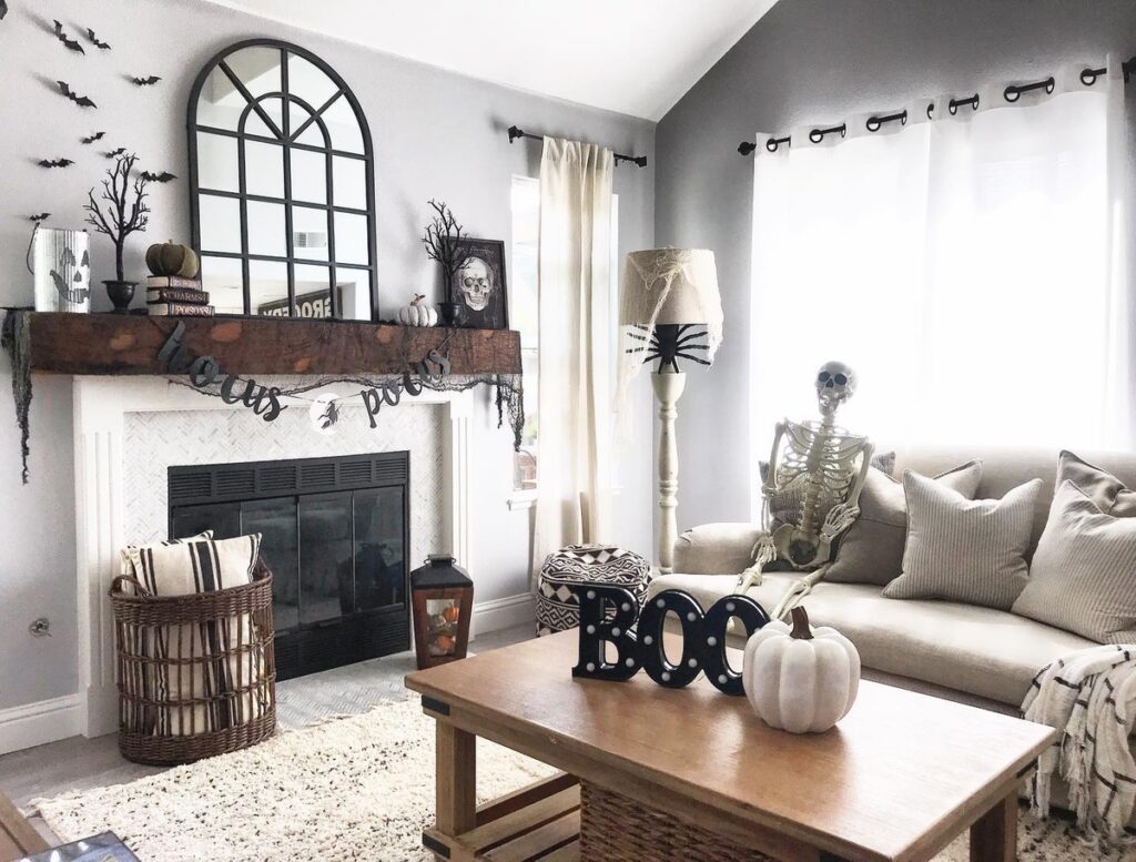 32 Spooky Halloween Living Room Decor Ideas for a Cozy Home - Decor Rio