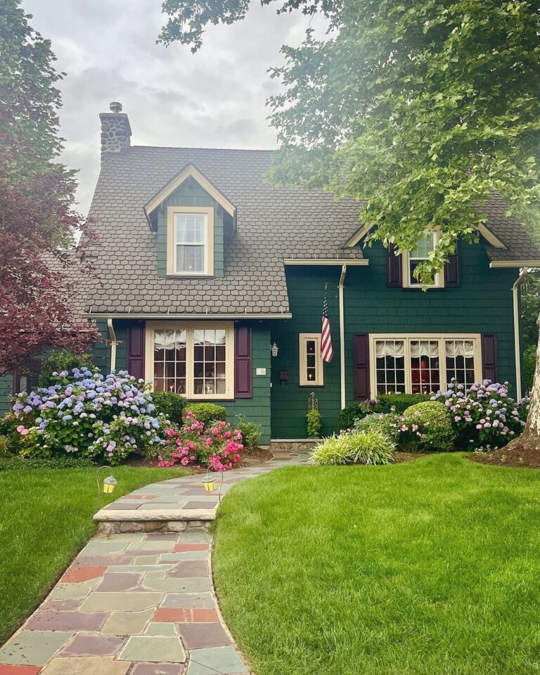 25 Cottage House Exterior Ideas for Your Next Charming Makeover - Decor Rio