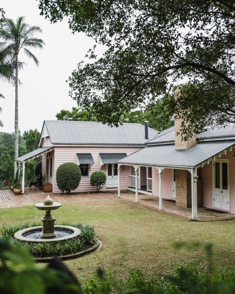 25 Cottage House Exterior Ideas for Your Next Charming Makeover - Decor Rio