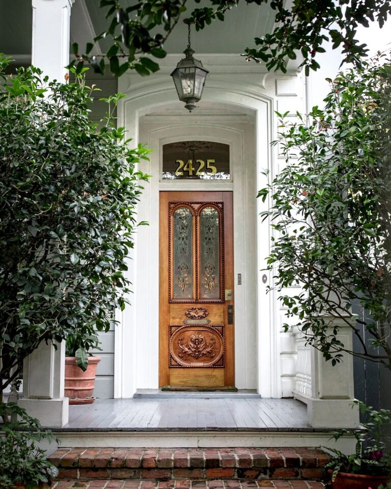 31 Dazzling Door Color Schemes to Instantly Boost Curb Appeal - Decor Rio