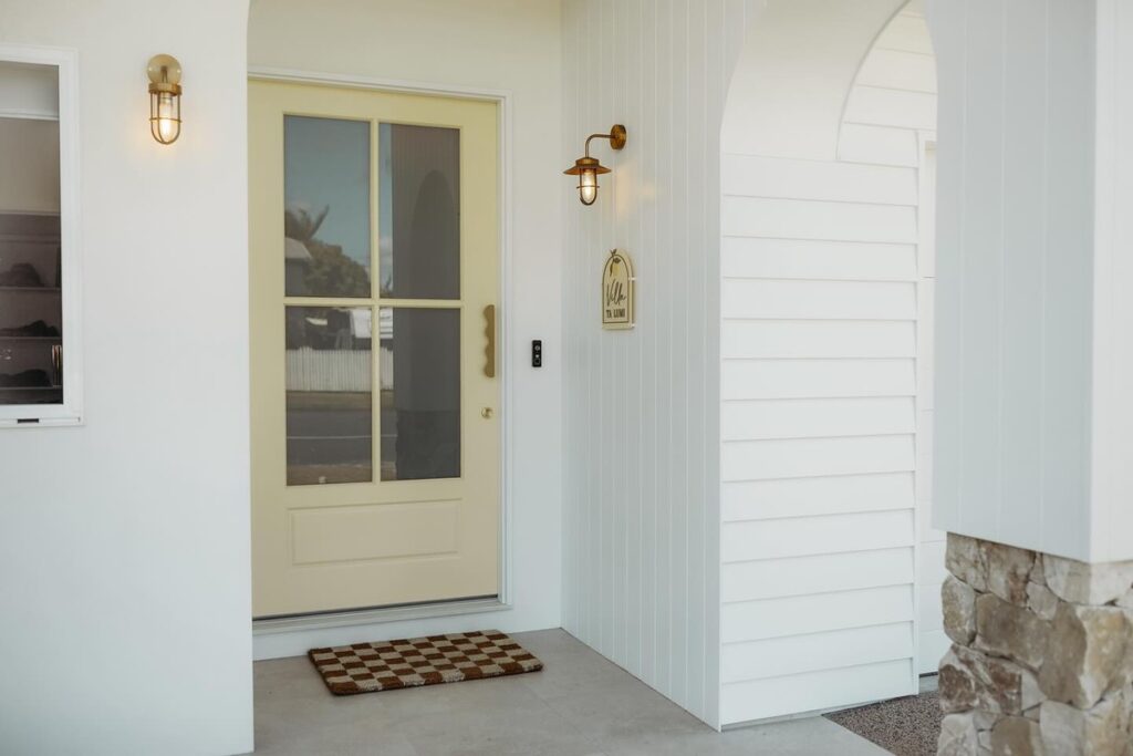 31 Dazzling Door Color Schemes to Instantly Boost Curb Appeal - Decor Rio
