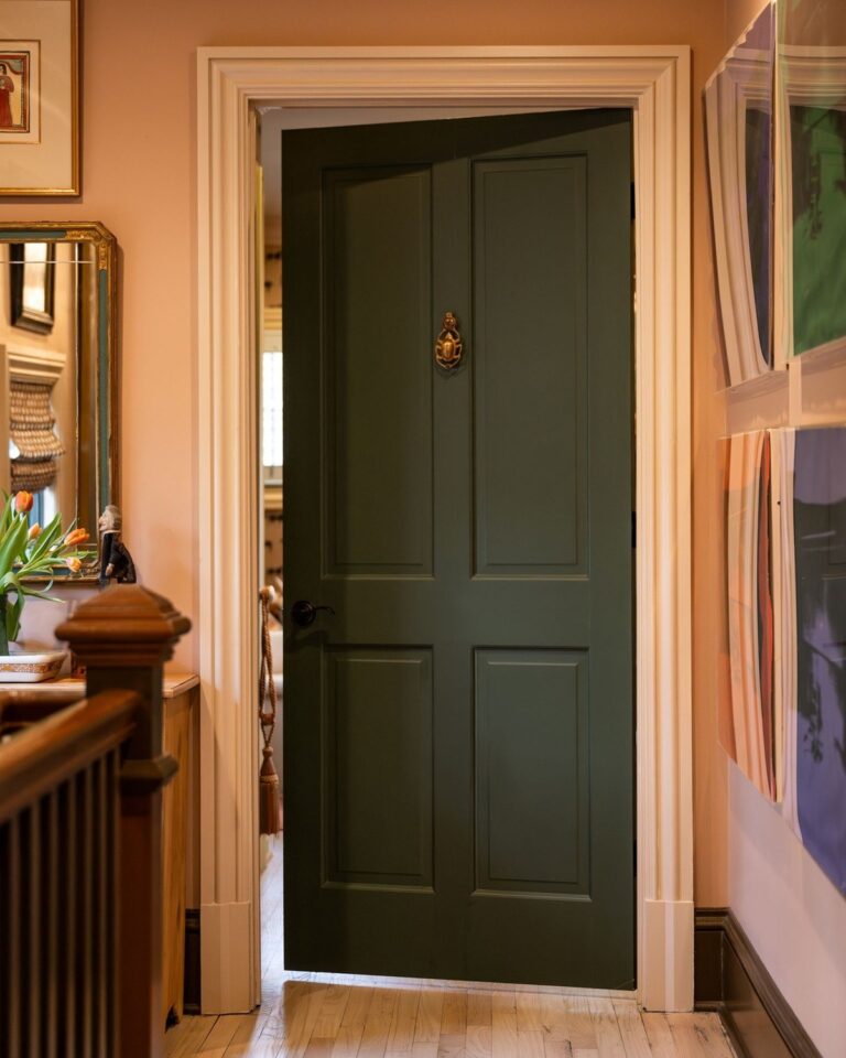 31 Dazzling Door Color Schemes to Instantly Boost Curb Appeal - Decor Rio
