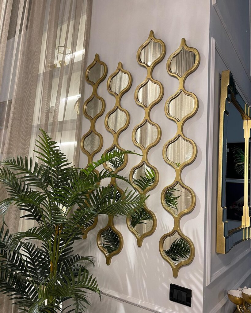 28 Chic Ways to Style Your Home with Gold Mirrors - Decor Rio
