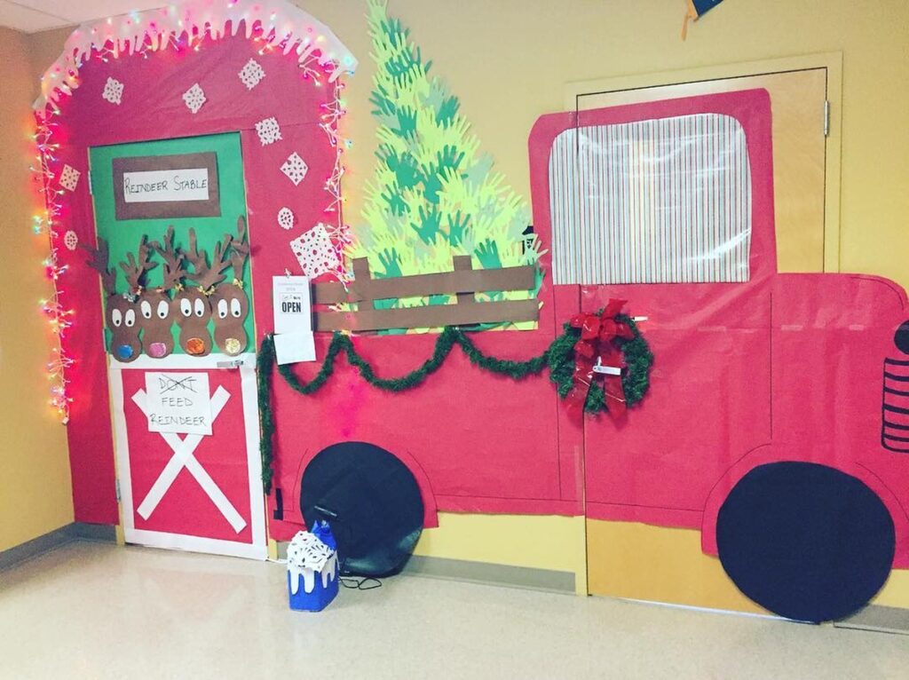 31 Festive Christmas Classroom Door Ideas for Holiday Cheer - Decor Rio