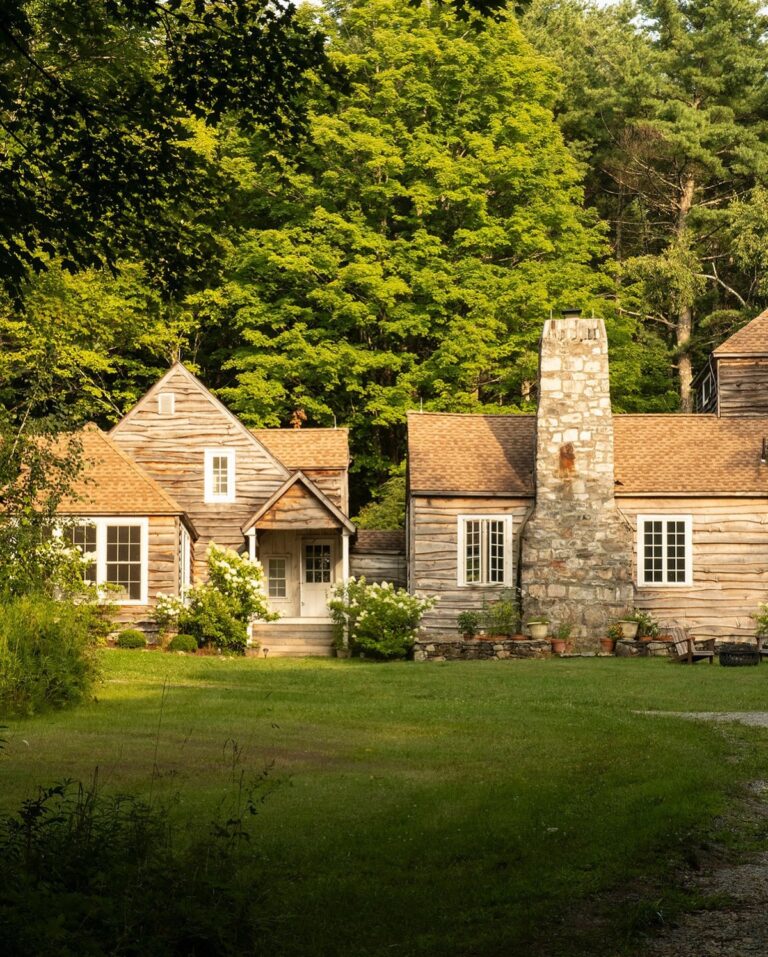25 Cottage House Exterior Ideas for Your Next Charming Makeover - Decor Rio