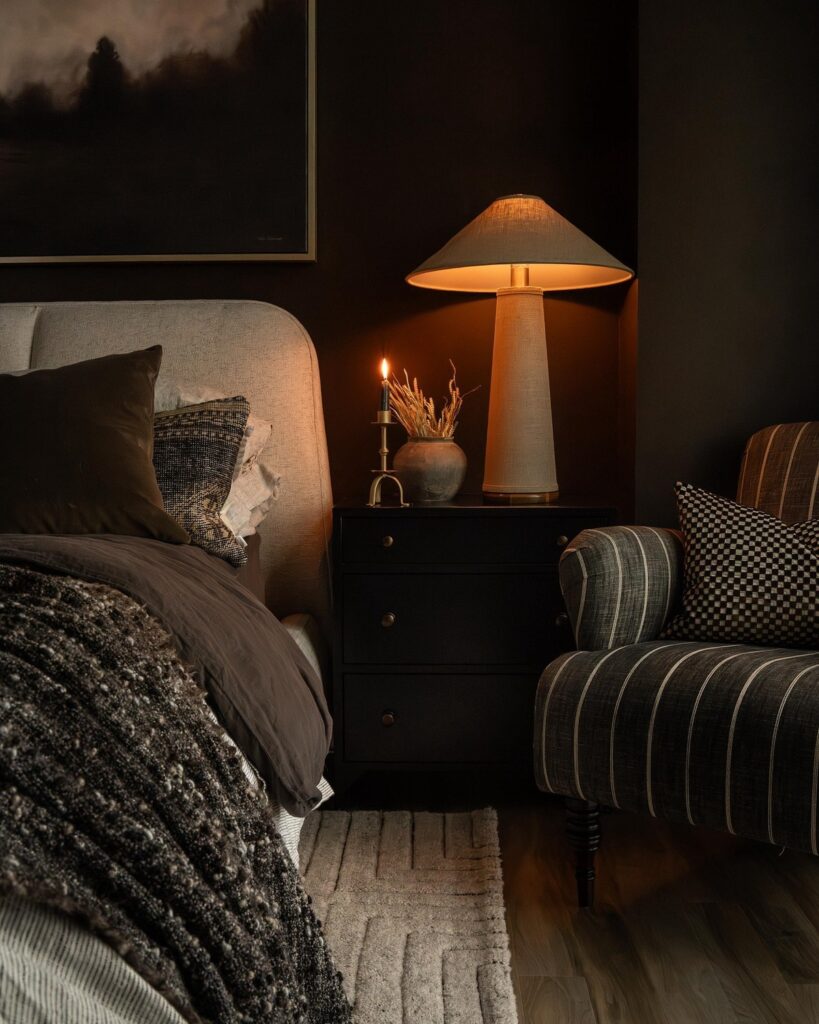 35 Dark Bedroom Ideas for a Luxurious and Cozy Retreat - Decor Rio