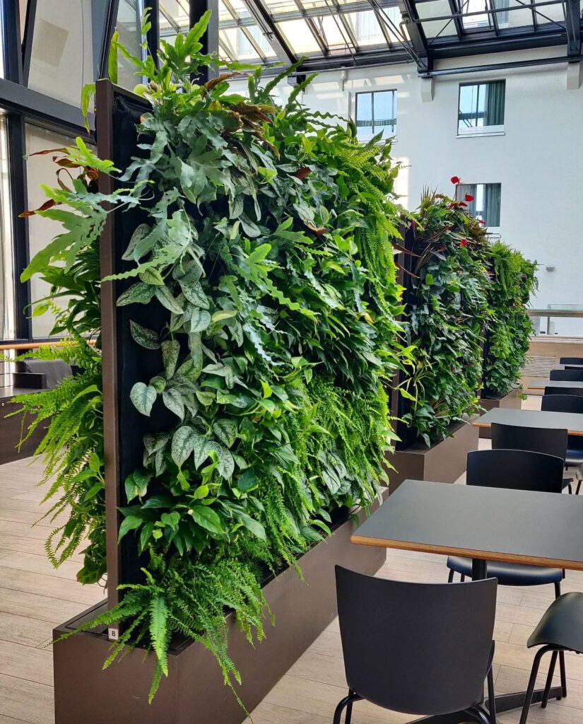30 Green Living Walls to Enhance Your Space with Nature-Inspired Design ...